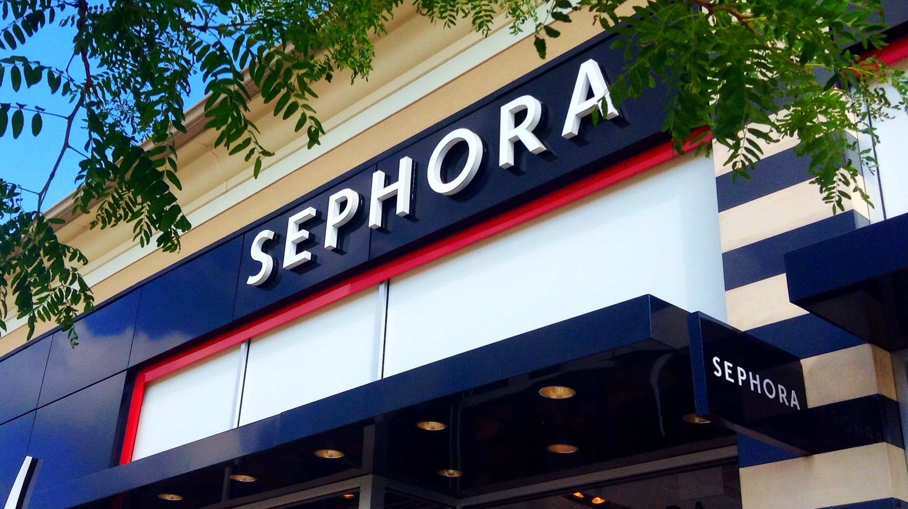 Why Is Sephora So Popular? (10 Reasons Why)